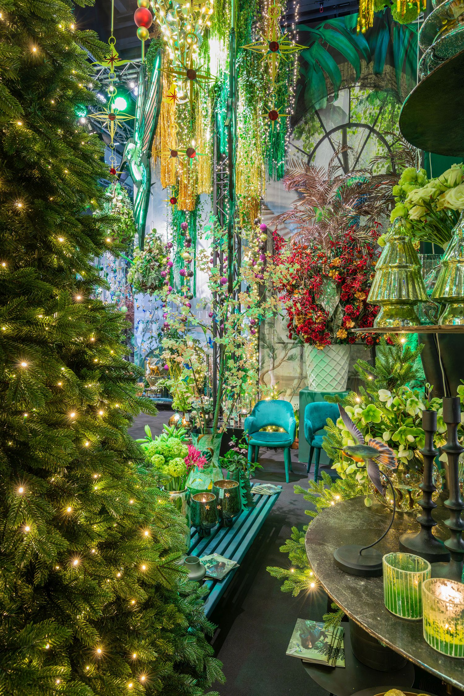 Giant Trees - Spitsbergen - Beautiful large artificial Christmas trees ...